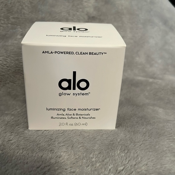 ALO Yoga | Skincare | Alo Glow System | Poshmark